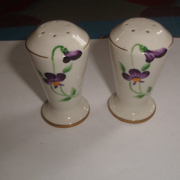 Shakers | Kitchen | Salt Pepper Shakers Hand Painted Purple Violets ...